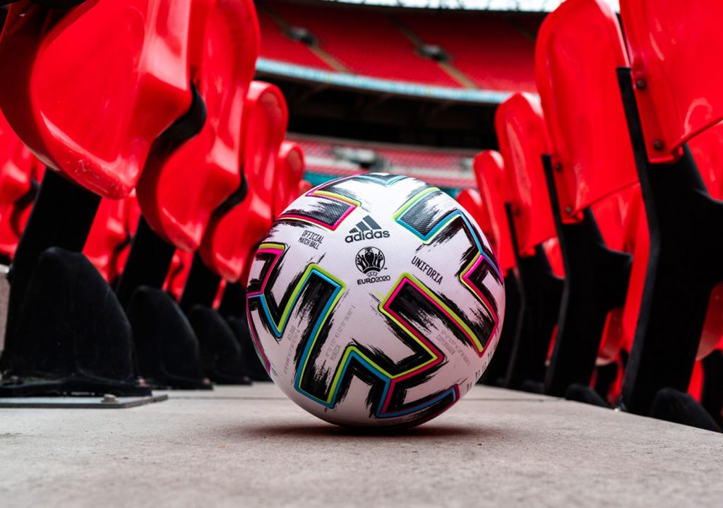 Uniforia — 2020 年欧洲杯官方比赛用球。 - Iconicmen