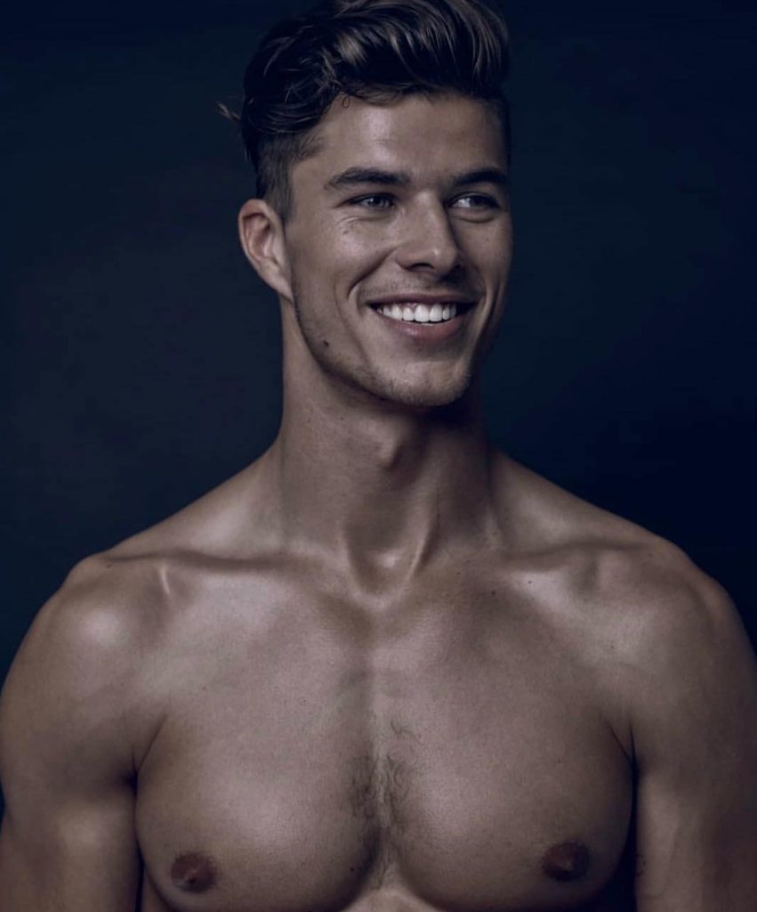 阳光面庞美好身材的超模奶爸 — Chase Mattson 。 - Iconicmen