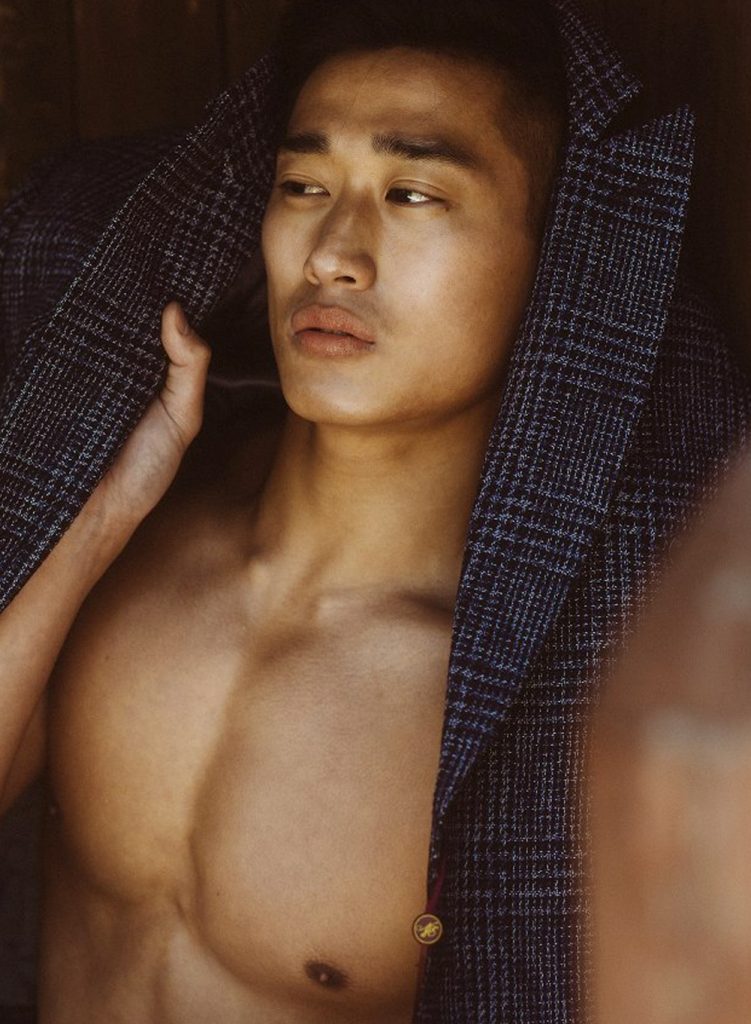 美籍韩裔 Joey Kiho Kim 高材医学生的健壮性感魅力。 - Iconicmen