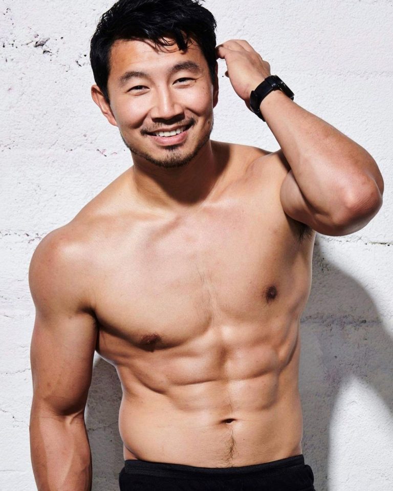 带你认识漫威第一位华人英雄- 刘思慕 Simu Liu，未来大势男星吧！ - Iconicmen