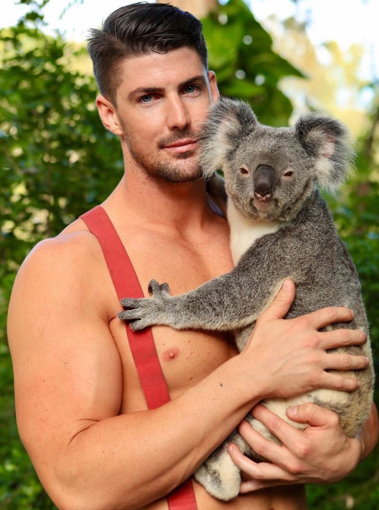 2021「澳洲消防猛男」Australian Firefighter Calendar 出炉！做公益助 「 野生动物 」。 - Iconicmen