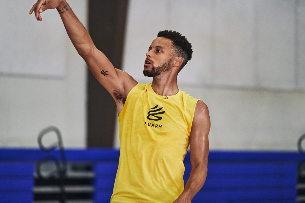 Stephen Curry 携手 Under Armour 宣布推出个人运动品牌「Curry Brand」。 - Iconicmen