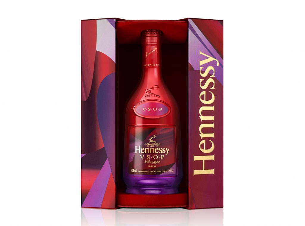 Hennessy 携手当代艺术家 - 刘韡，推出 2021 年春节限量版酒款迎新「春」。 - Iconicmen