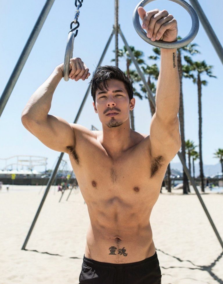 英国华裔男演员 Lewis Tan 眉眼之间充满正能量，散发着强大的个人魅力！ - Iconicmen