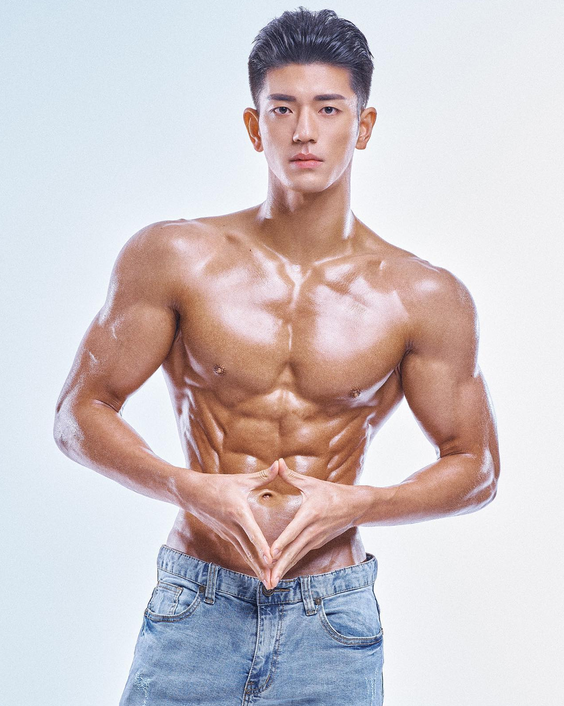 韩国高颜值猛男警察 - 李绿元，警界中闪亮的一颗星。 - Iconicmen