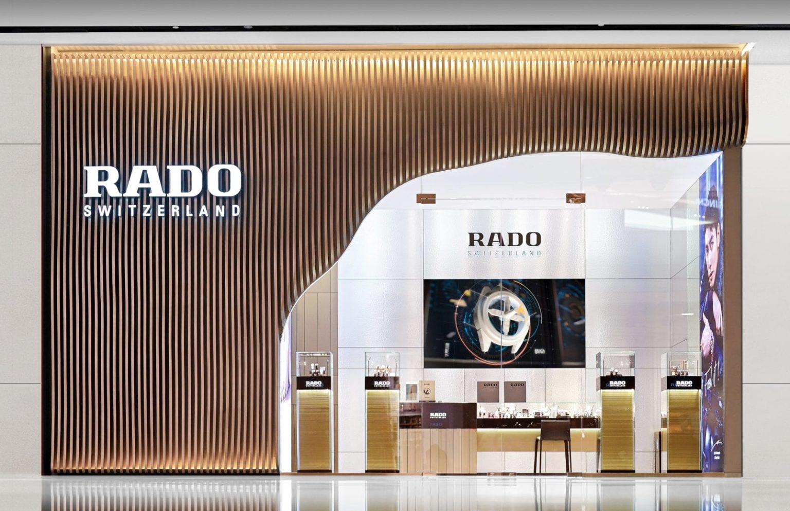 RADO 全新 The Exchange TRX 精品店隆重开幕，大马著名 Coser - Hakken 现身开幕活动见证了这一历史性时刻 ...