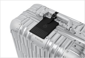 独特沟槽设计变原创花纹 ！RIMOWA 超狂工艺打造绝美错视超限量 Original Cabin Optical 行李箱。 - Iconicmen
