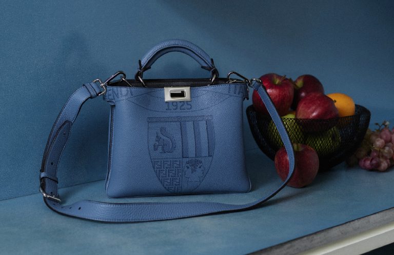 FENDI Crest 徽章刻上 FENDI 2025 春夏男装系列，彰显品牌传统设计元素。 - Iconicmen